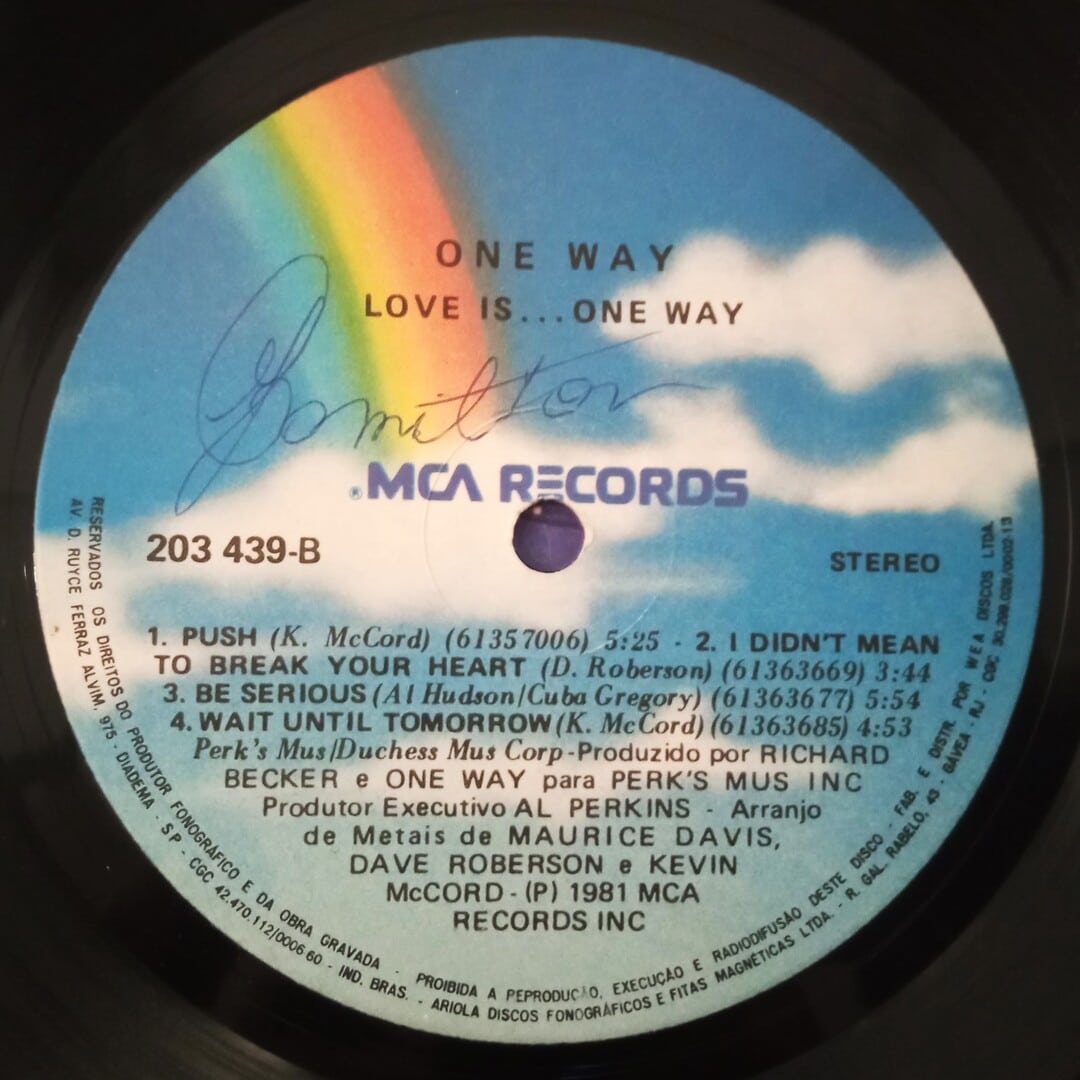 One Way - Love Is... One Way - Boa Viagem Discos